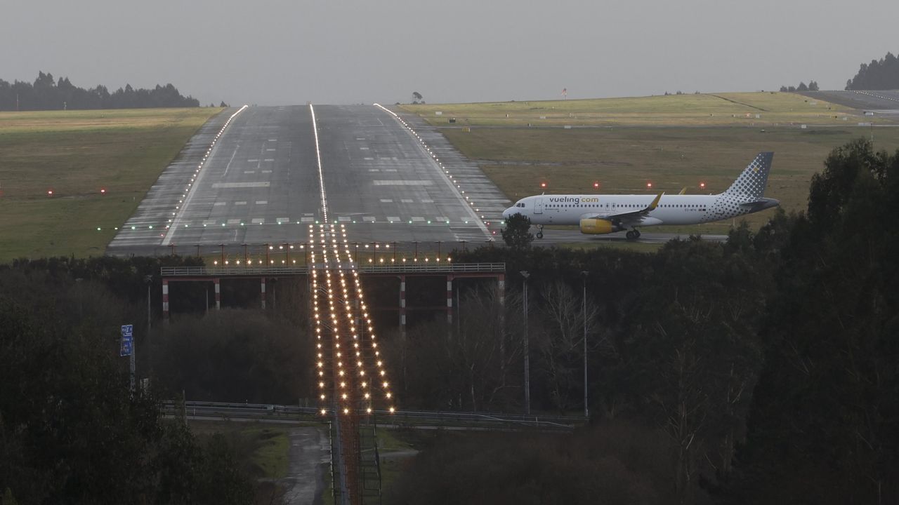 Vueling operó el 70 % de los vuelos que partieron de Santiago en el ...