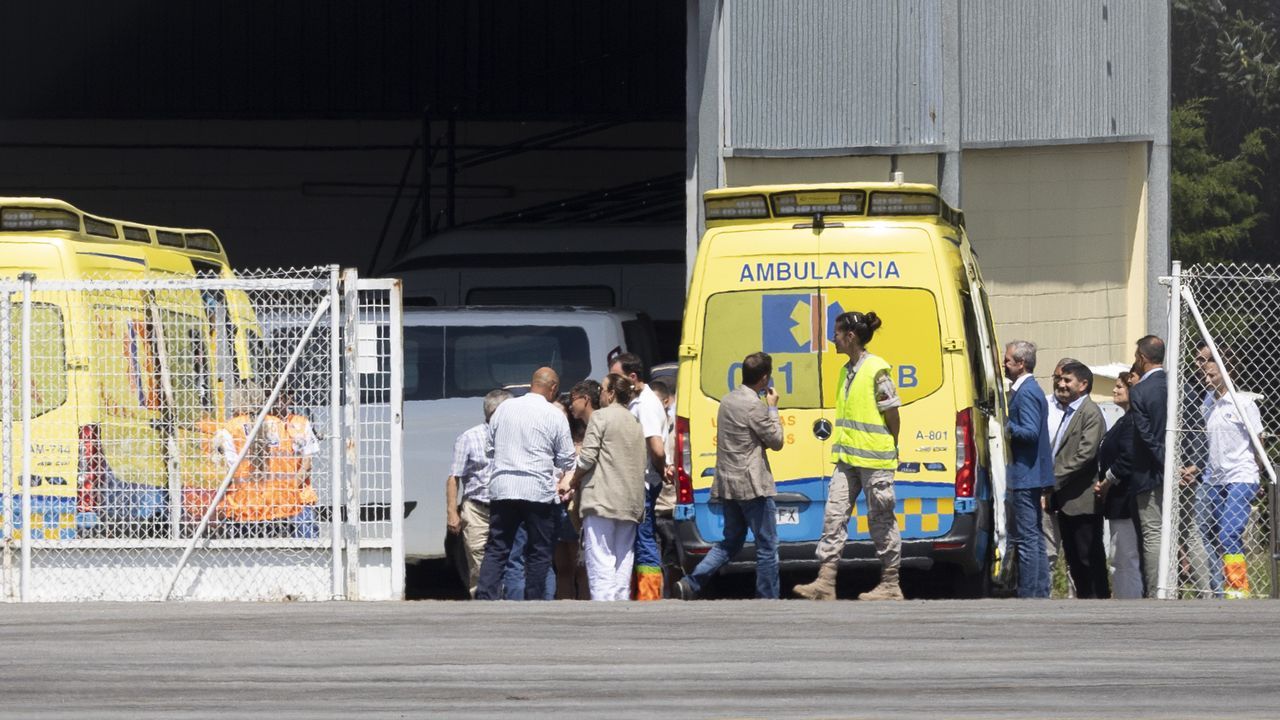Una de las balsas se rompió contra el Argos Georgia en un golpe de mar