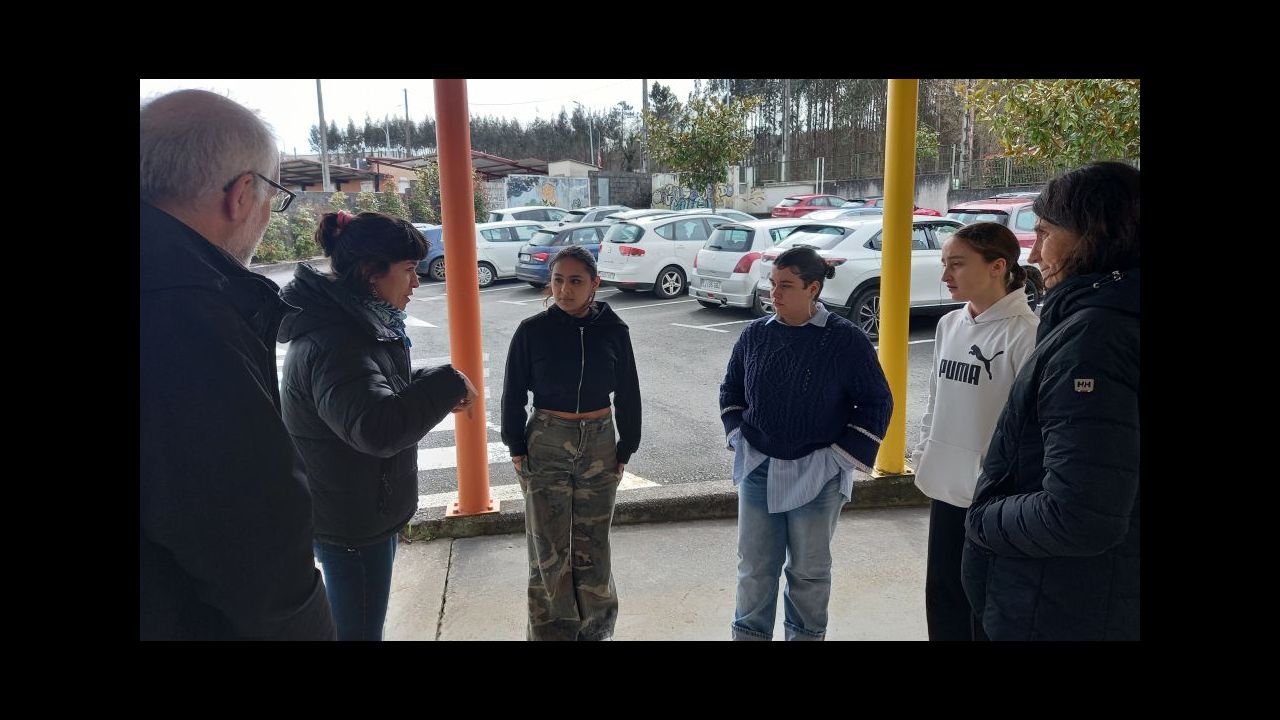 Visita de la directora de cine Cora Peña al instituto de Cruces