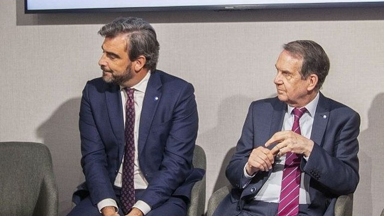 Caballero pide el cese del conselleiro Diego Calvo