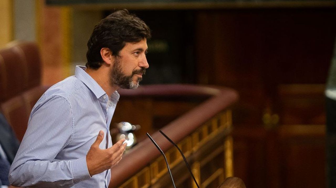 Advierten de una posible expoliación de Castro Valente con el parque eólico