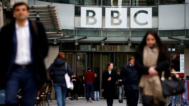 La cadena británica BBC prevé eliminar uno de cada 10 puestos de ...