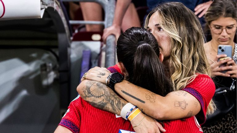 Mapi León arropa y consuela a su novia Ingrid Engen tras la derrota de ...