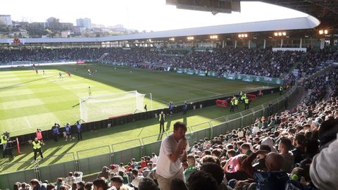 La nueva iluminación del estadio de A Malata en Ferrol costará un ...