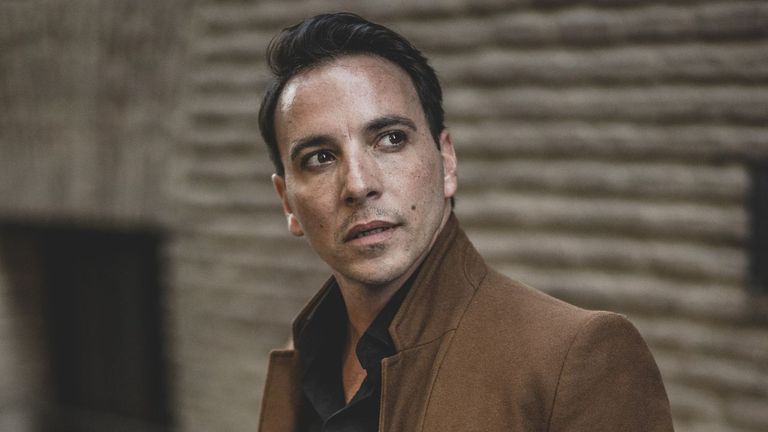 El tenor argentino Santiago Ballerini: «El Campoamor no es un teatro ...