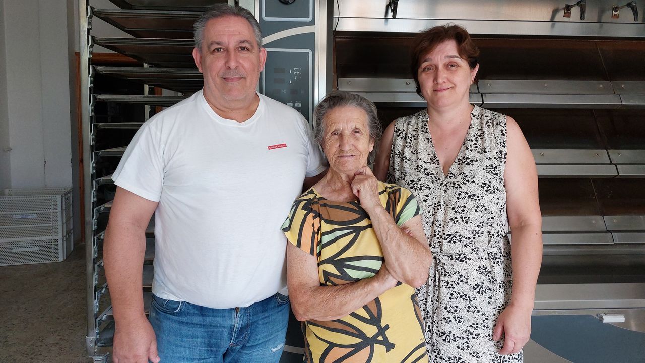 Miguel Giz, el panadero de Devesos, en Ortigueira: «O bo pan é o que ...