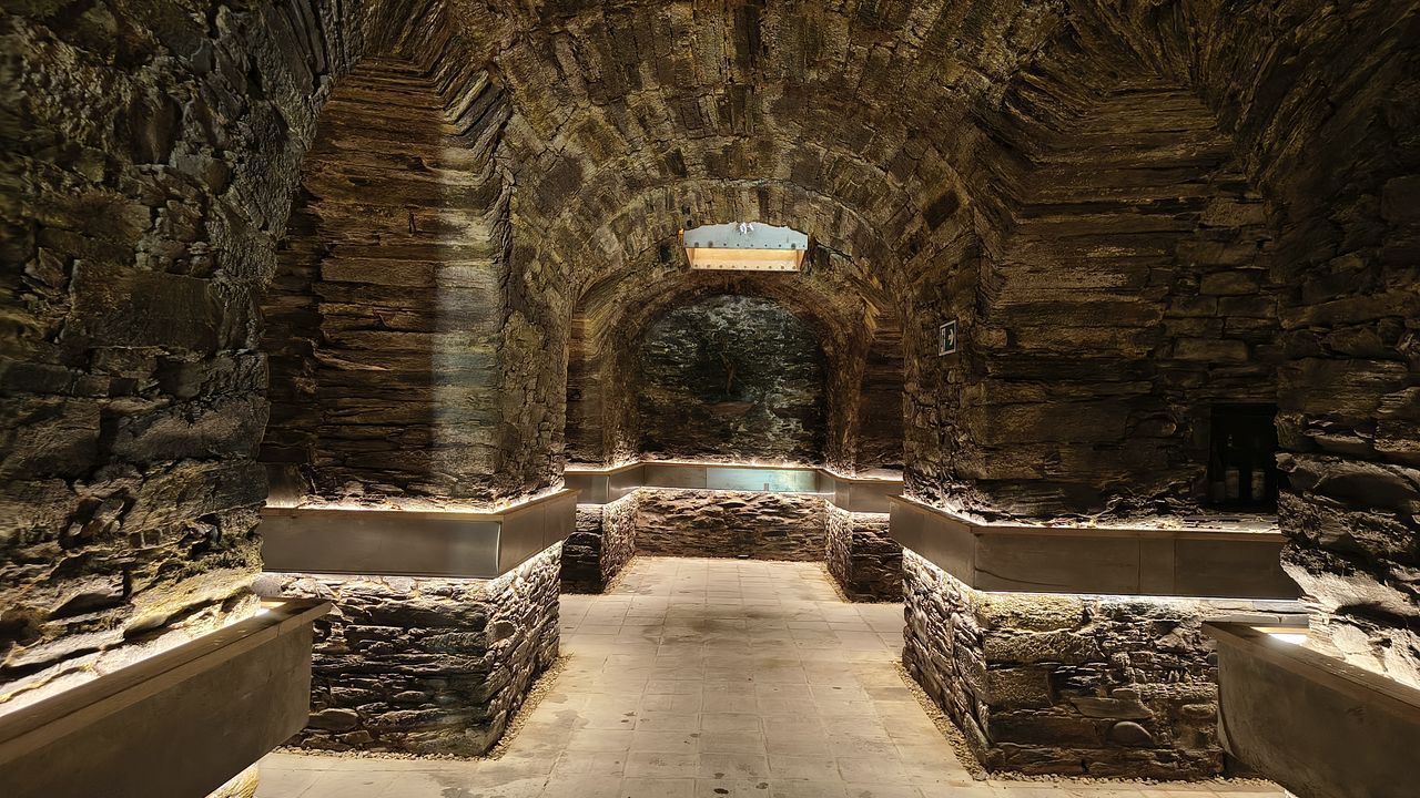 La ruta del vino de Valdeorras: una experiencia entre bodegas, viñedos ...