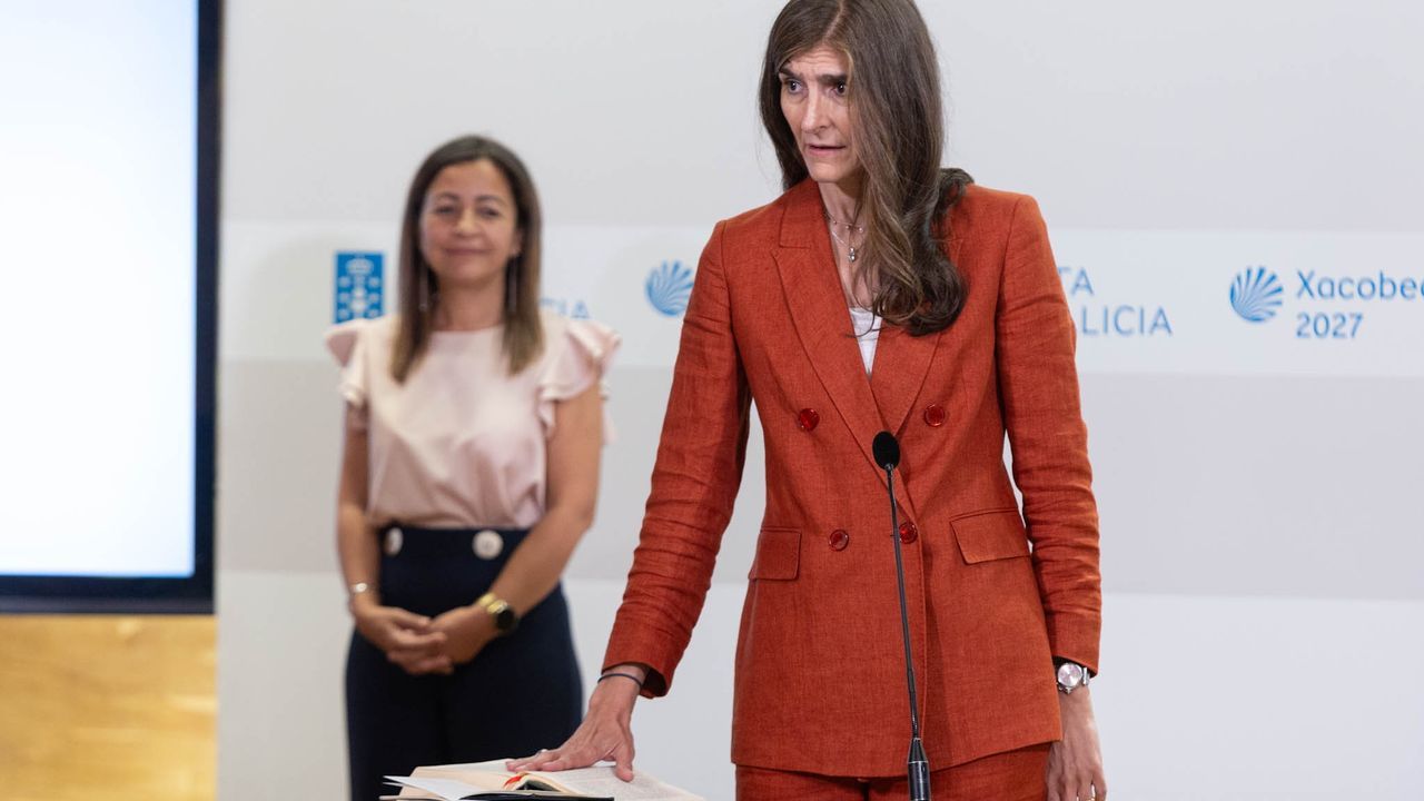 Natalia Botana toma posesión del cargo de presidenta de Portos de Galicia