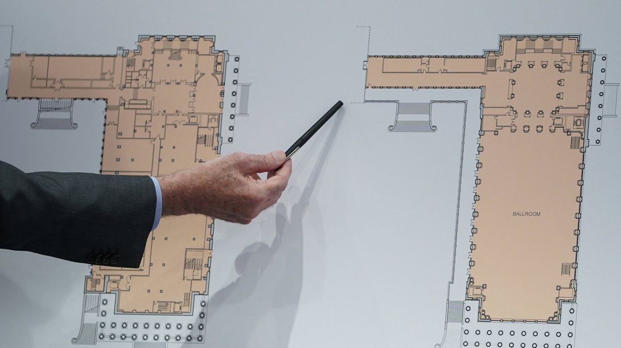 Trump pide que se acelere la construcción de su salón de baile en la ...