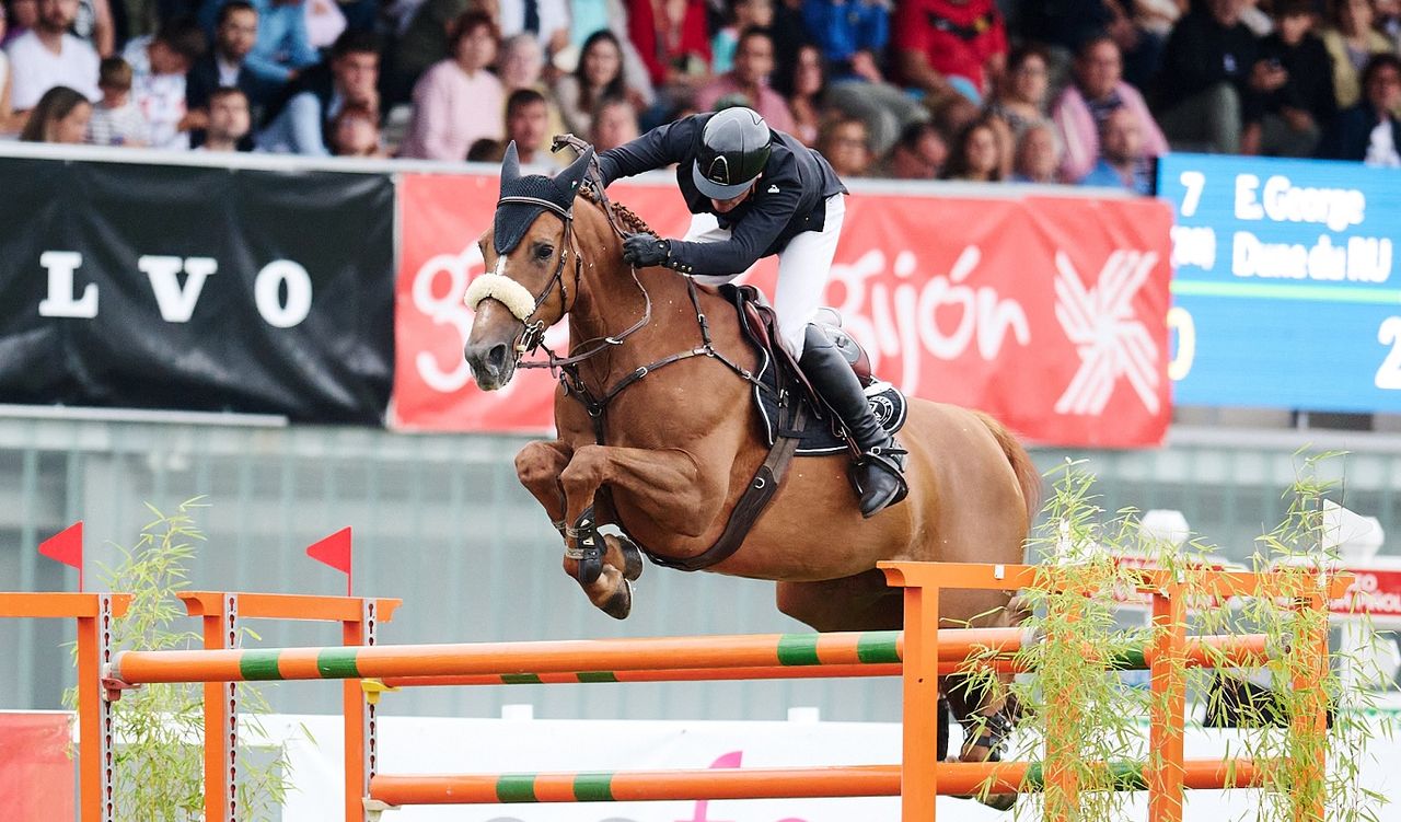 El francés Emeric George se impone en el Trofeo Funeraria Gijonesa ...