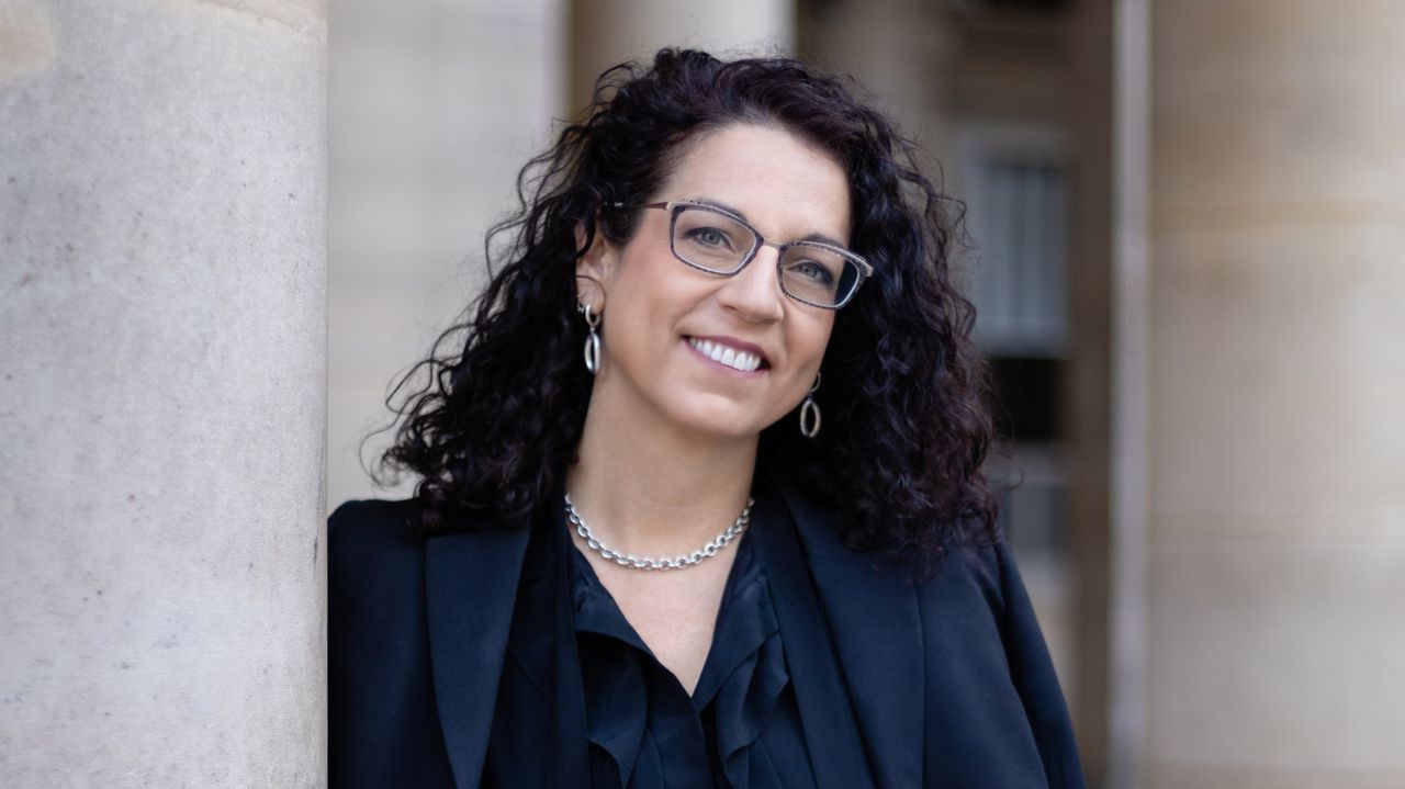 Kristen Ghodsee: «La familia nuclear es un modelo que nos está haciendo ...