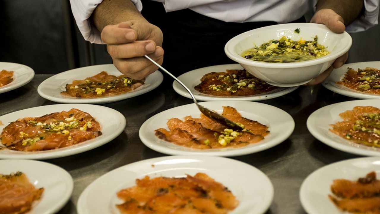 Mowi logra que el TJUE avale una práctica peligrosa para ahumar salmón