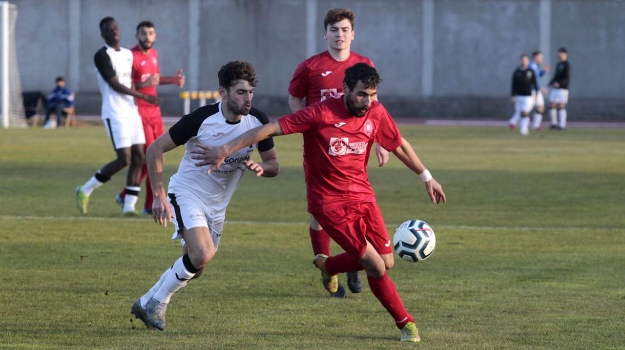 Club Lemos y Atlético Escairón disputan un derbi con urgencias