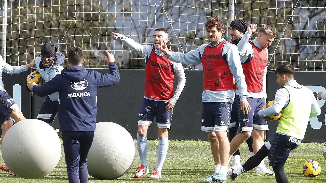 Iago Aspas llama a la puerta del once