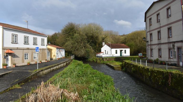 Descubre la ruta, llena de viejos molinos y curtidurías, que desde hace un año no deja de ...
