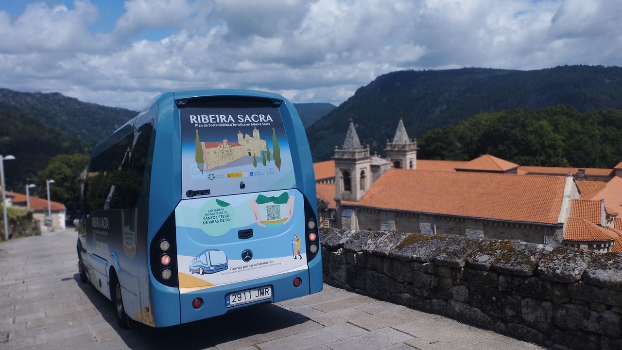 Estos son los buses lanzadera para ir a puntos clave de la Ribeira ...