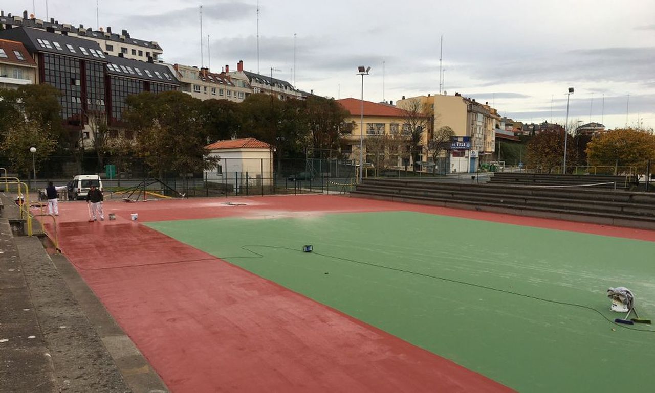 Acondicionan las pistas deportivas del paseo de Sada para ampliar su uso