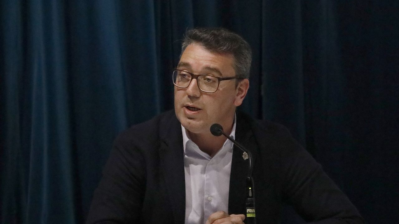 «No pavillón Alfredo Deaño chove máis que fóra», dice Daniel Vega ...