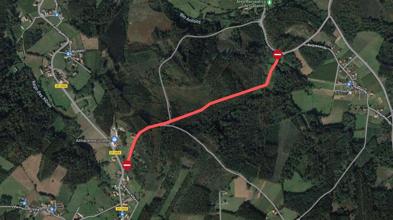 Cierre temporal de la vía que une Requesende con la DP-2404, en A Laracha