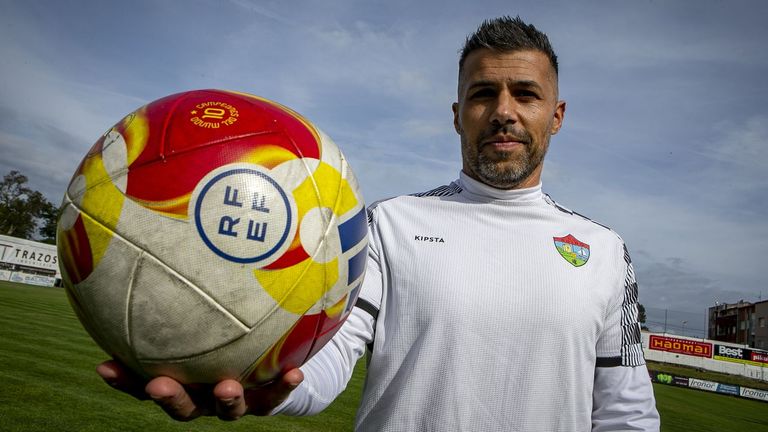 José Tizón, entrenador del Boiro: «Aparqué el traje de entrenador y ya ...