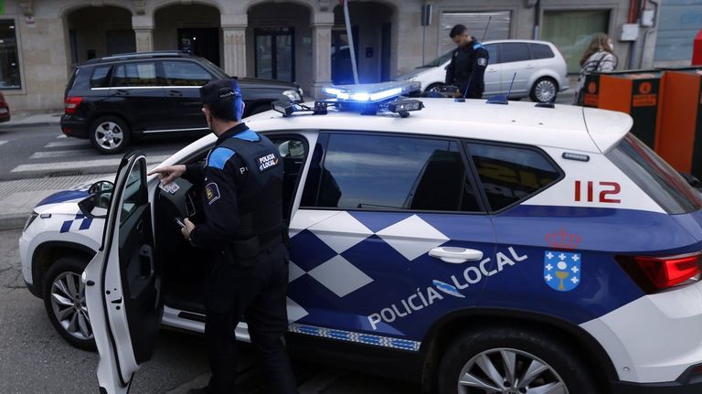 La Policía Local de Ribeira detuvo a un hombre con tres órdenes de ...