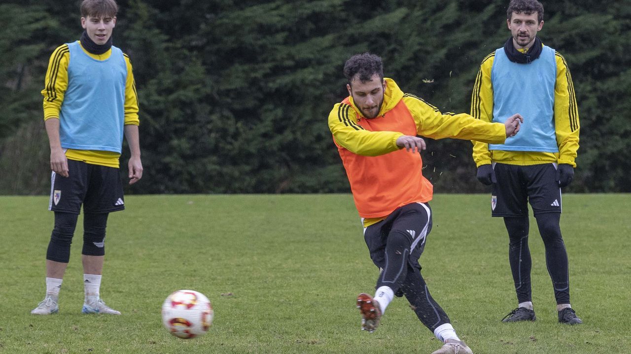 El Compostela, en fase de reajustes, se mide a un Escobedo muy rocoso