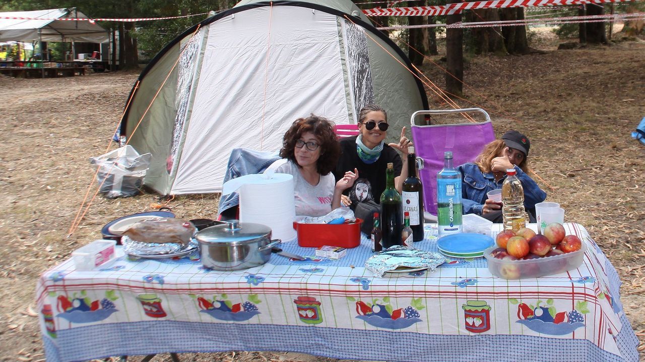 Las tiendas de campaña ya se instalan en Bealo