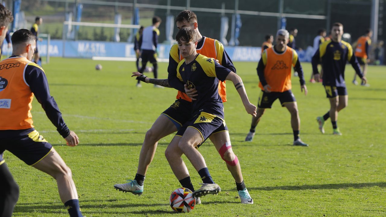 La irrupción en el Deportivo de Rubén López, versátil y con descaro