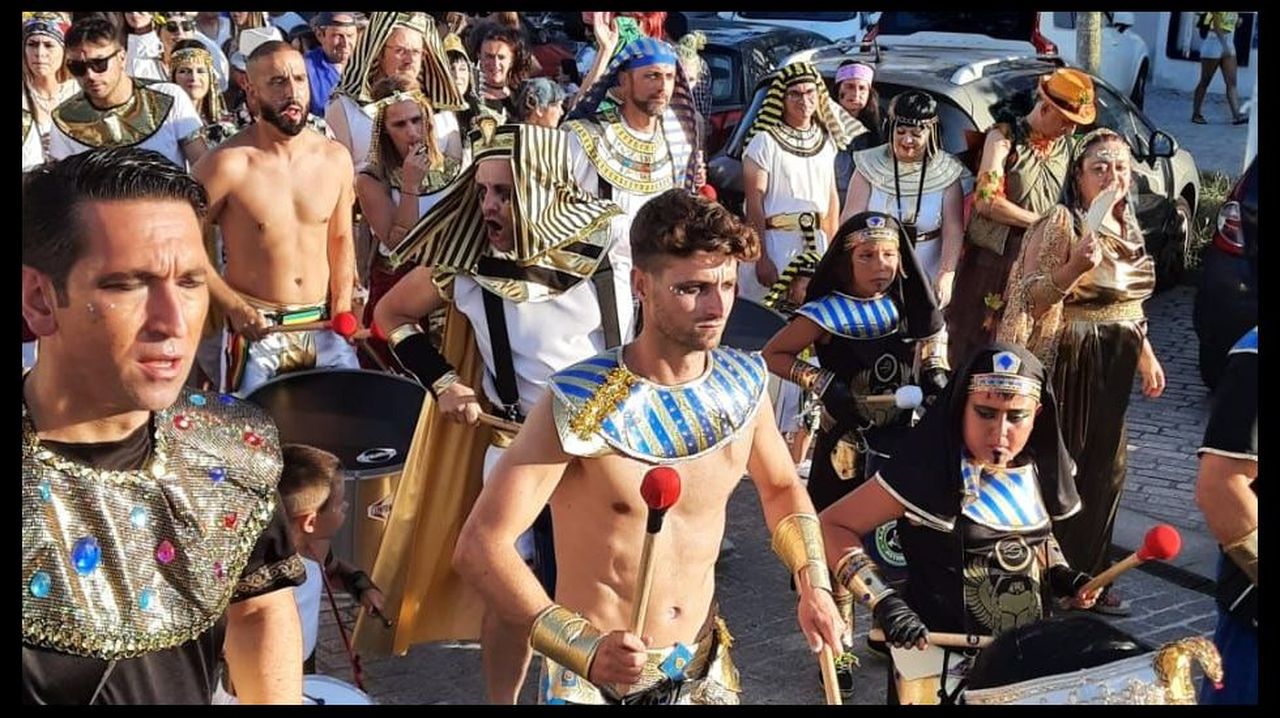 Fisterra consolida su Entroido de verán