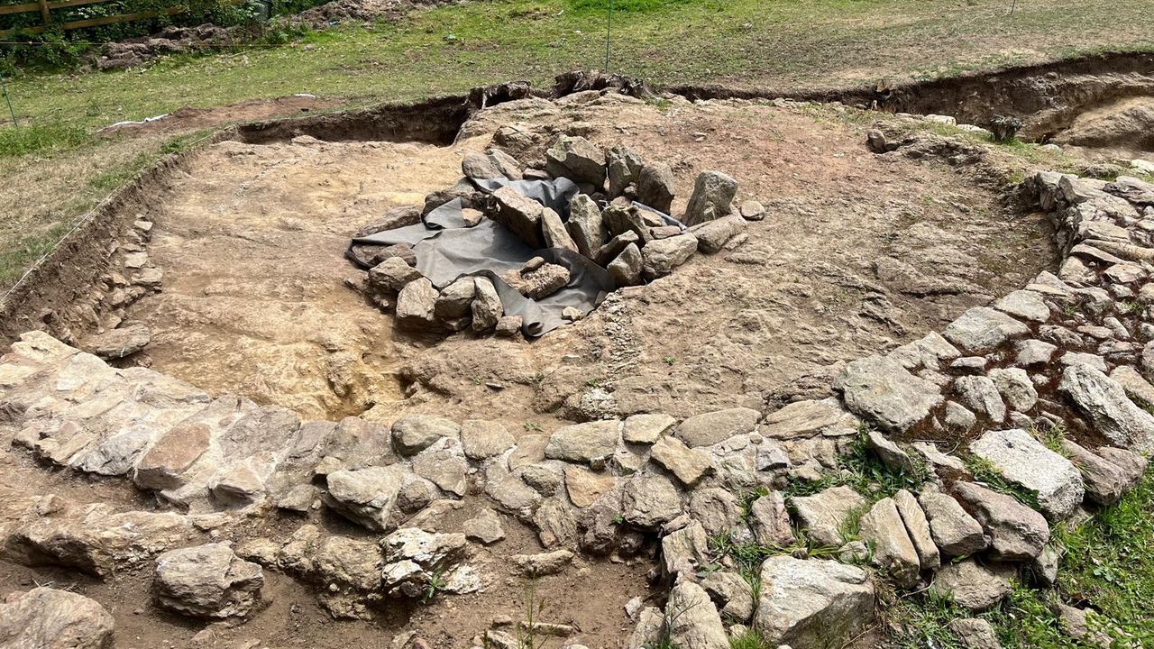 Las últimas excavaciones revelan usos sacros en los castros de Montes ...