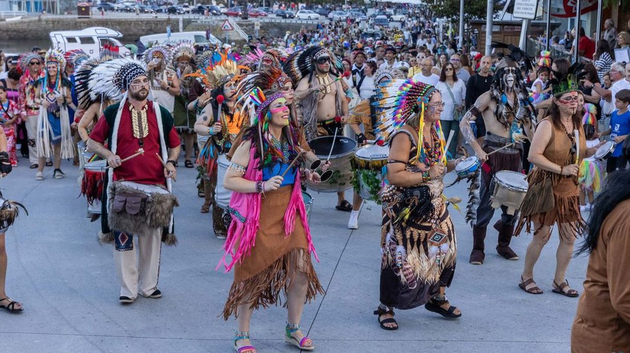 «Alegría colectiva» en el Entroido de Verán de Fisterra