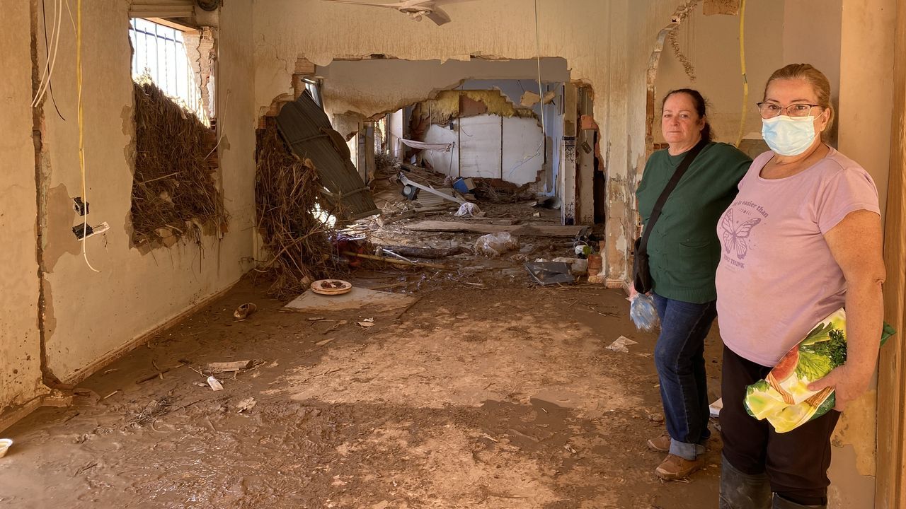 El paso de la dana por un barrio humilde: «Salvamos dos cuadros de la ...