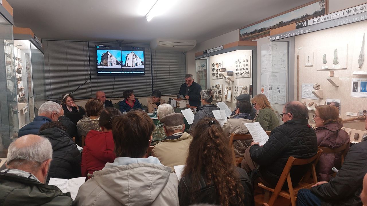 Melide protestará en la calle si se encalan las fachadas de la iglesia ...