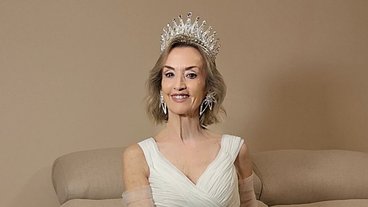 Luz López Arnau, imagen oficial del próximo certamen de Mrs. +30 ...