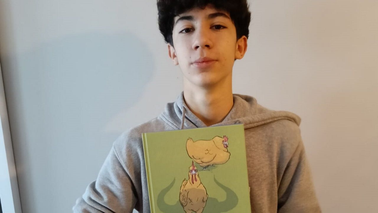El estreno literario del santiagués Mario E. Casas, «o neno prodixio ...