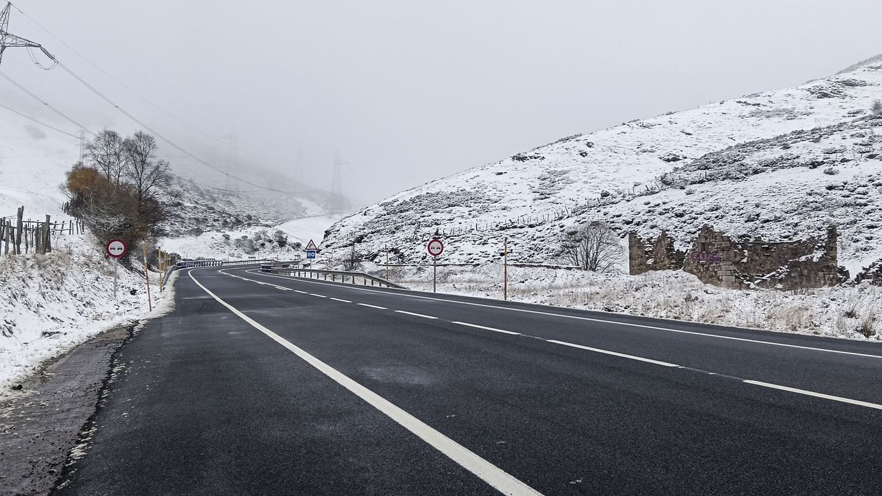 Nueve puertos de montaña asturianos requieren cadenas por nieve
