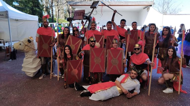 Amio, el barrio de Santiago que todo «festeiro» desearía