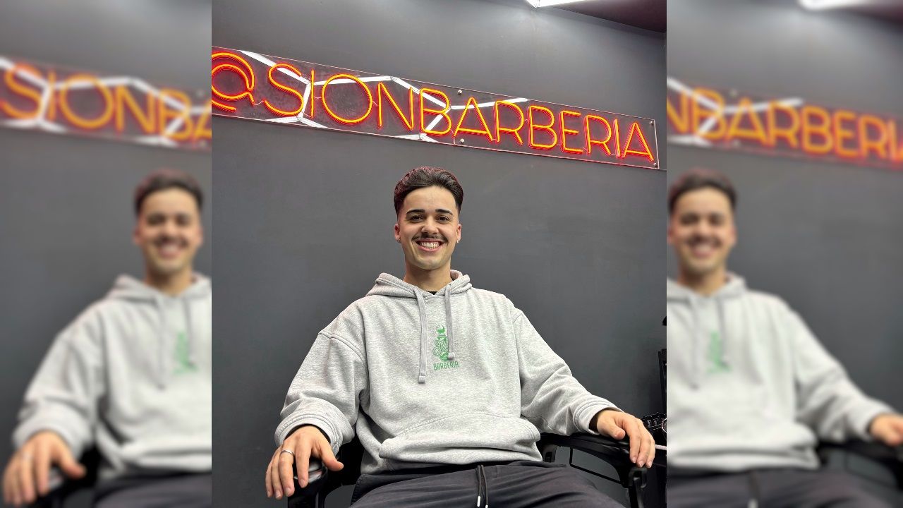 Damián Regueira, el noiés que trabaja en la barbería de moda entre los ...