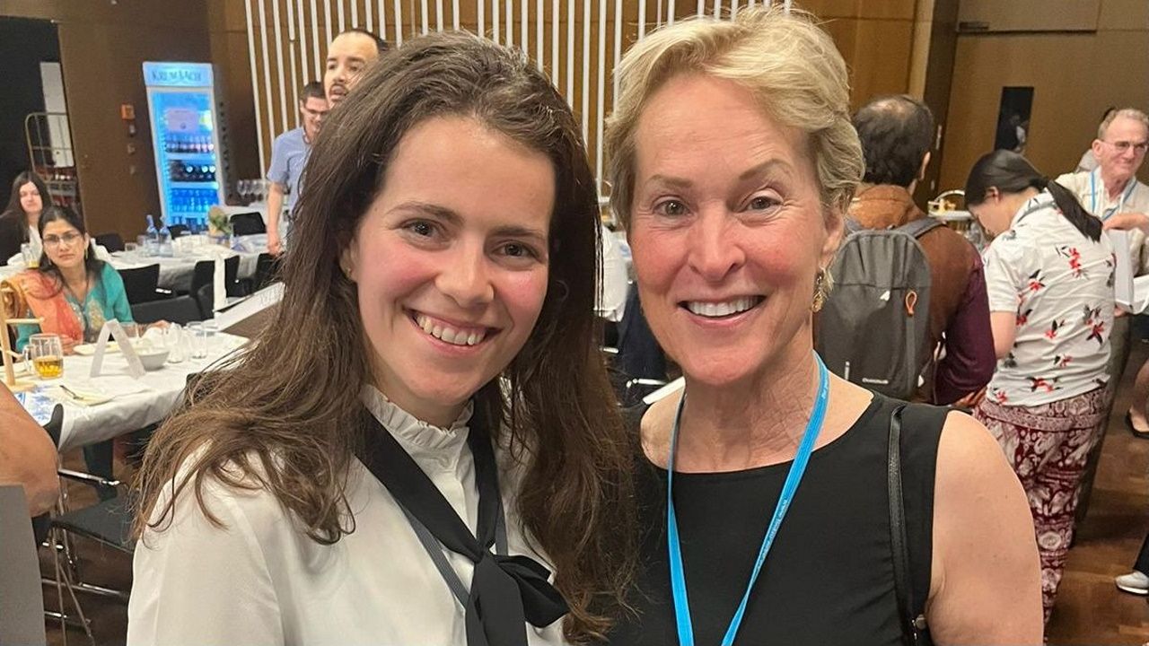 Una gallega en la mesa de los Nobel: «É como un soño feito realidade»