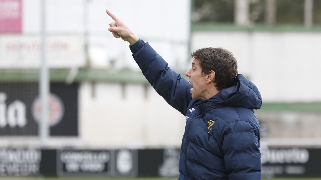 David de Dios seguirá al frente del Coruxo la próxima temporada