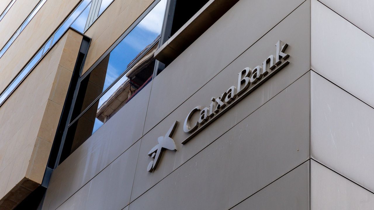 CaixaBank Payments & Consumer absorbe su filial Telefónica Consumer Finance