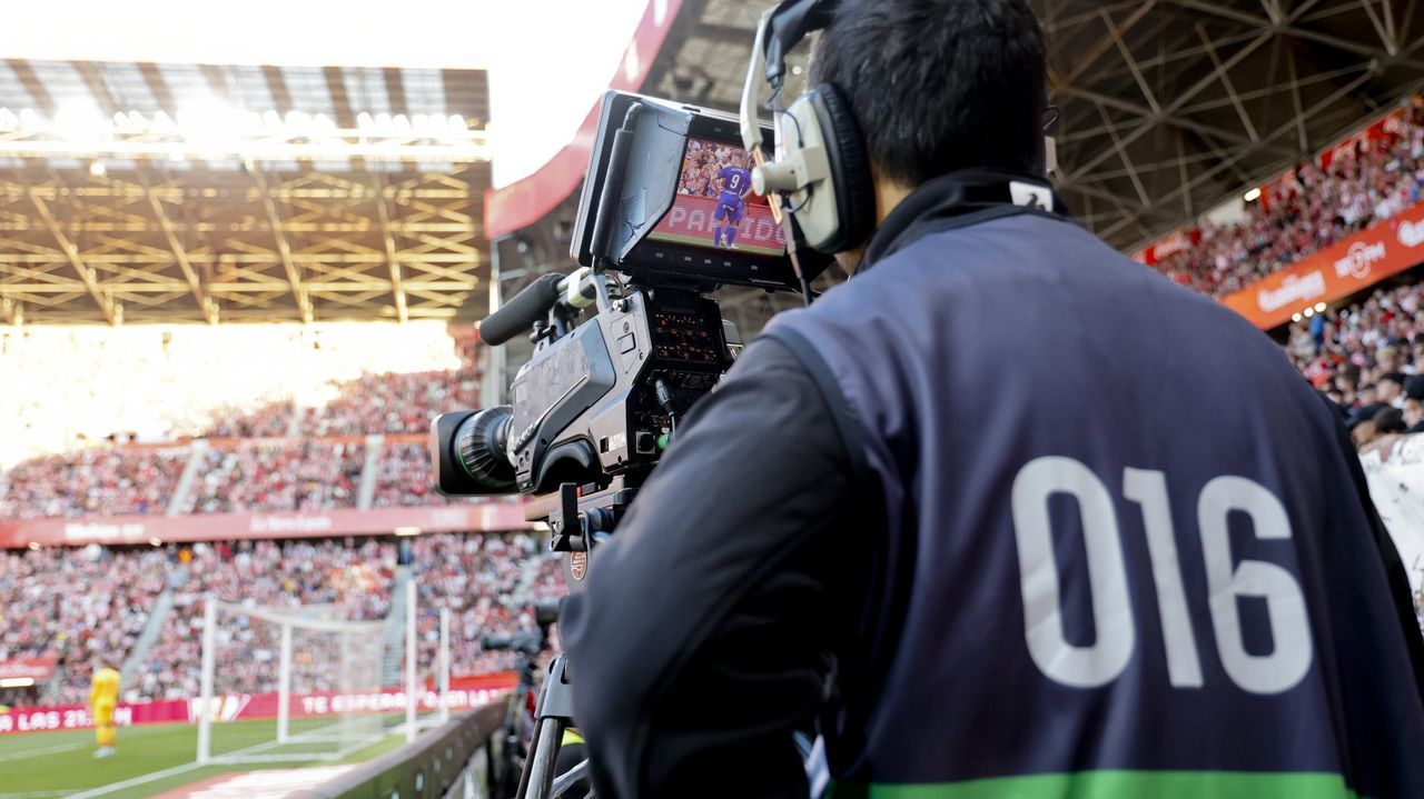 Nuevo golpe a la piratería en el fútbol bloqueando dos plataformas con ...