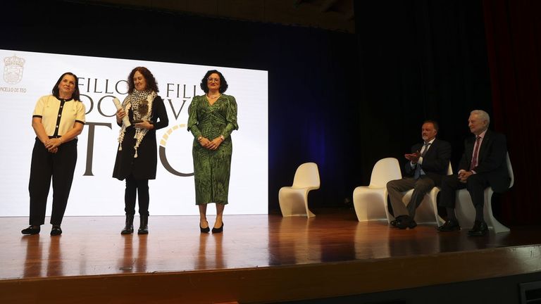 Teo reconoce a Paula Carballeira, Manuel Quintana Martelo y Víctor ...