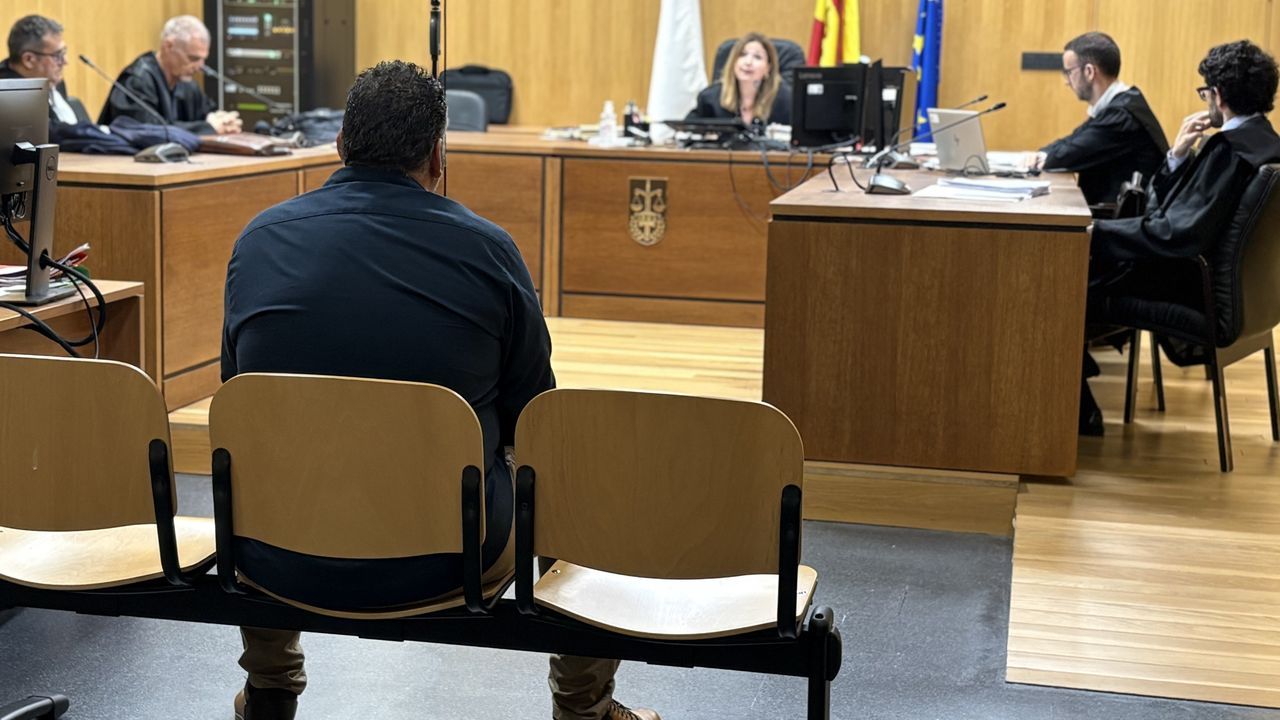 Dos acusados admiten que robaron más de diez mil litros de gasoil en ...