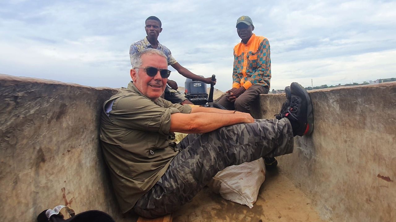 Manuel Félix, el periodista gallego que recorrió El Congo en canoa