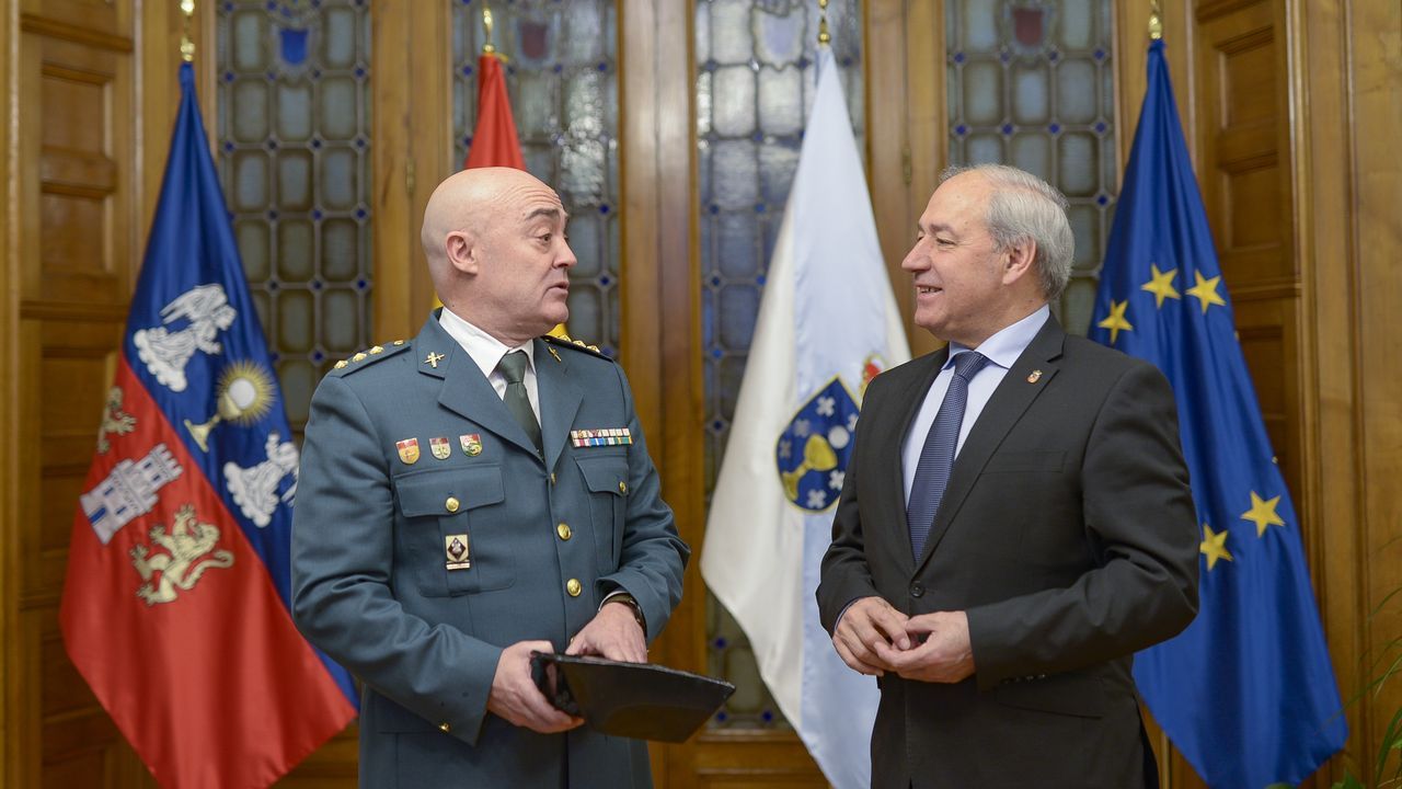 José Tomé da la bienvenida al nuevo jefe de la Comandancia de la ...