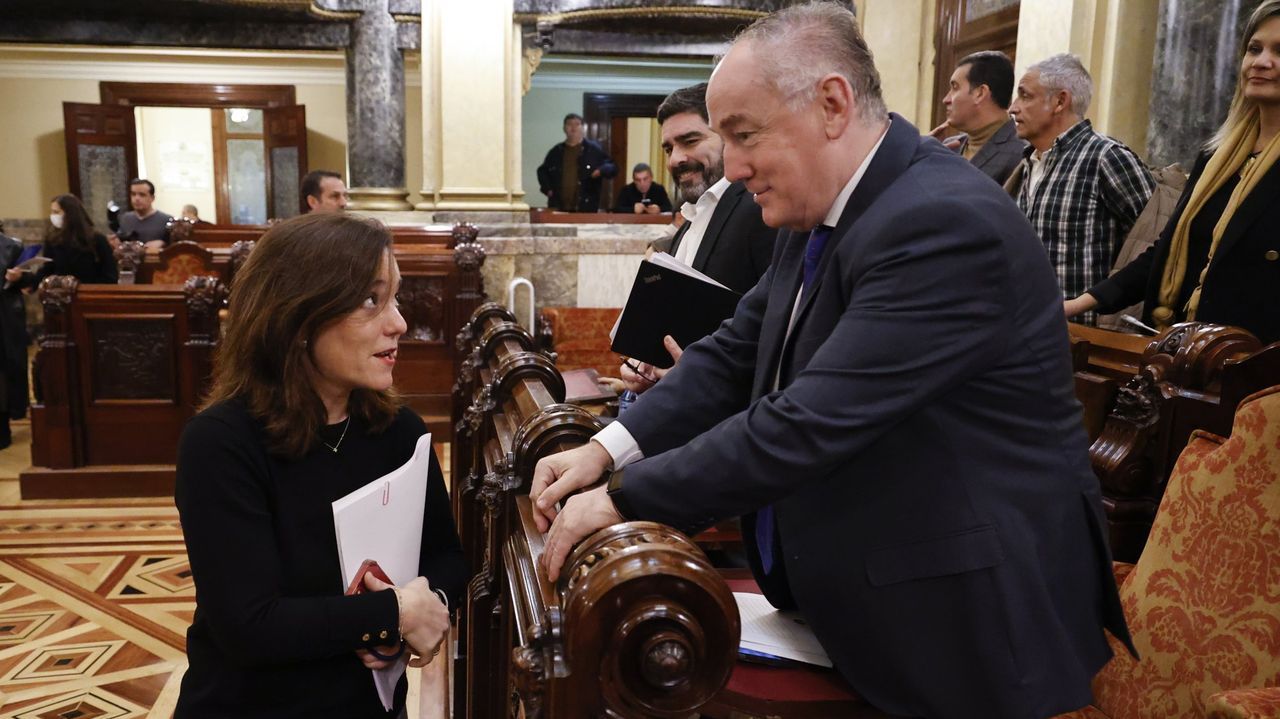 Miguel Lorenzo pide a Inés Rey que dimita