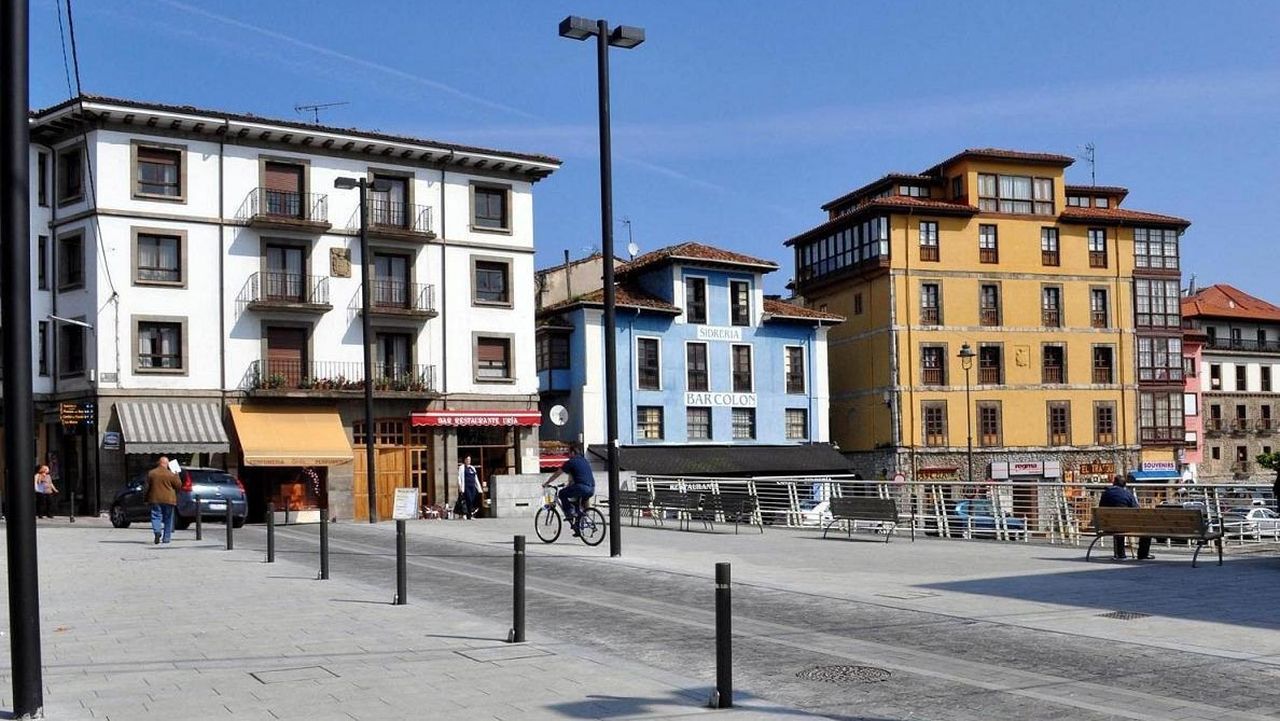 Llanes presiona al Gobierno de Asturias para acelerar su plan urbanístico