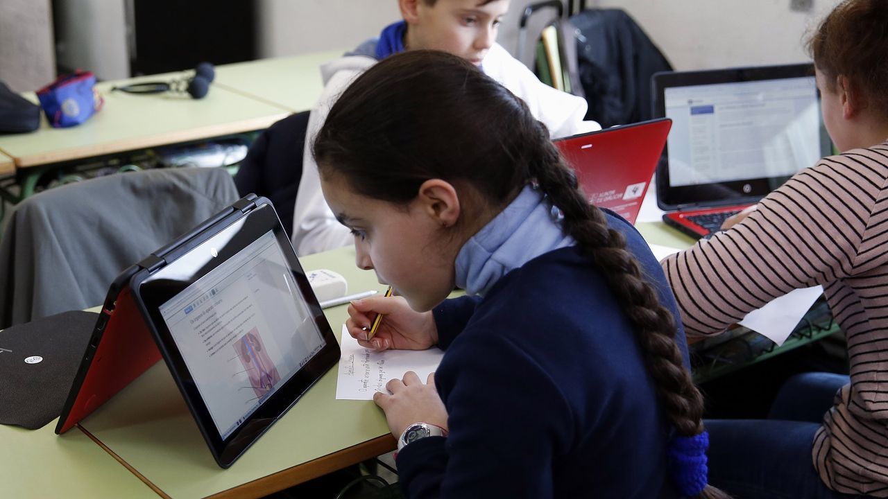 64.200 alumnos de 630 centros gallegos estudiarán el año próximo utilizando libro electrónico ...