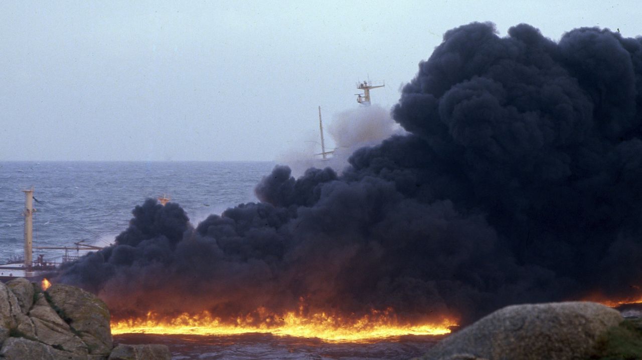 30 años del Mar Egeo: los petroleros siguen en A Coruña